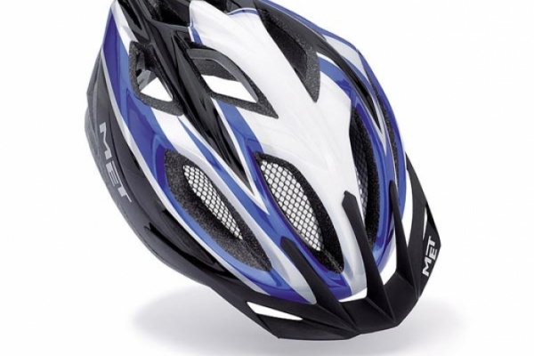 Seguridad y estilo para la nueva gama de cascos plegables de Carrera