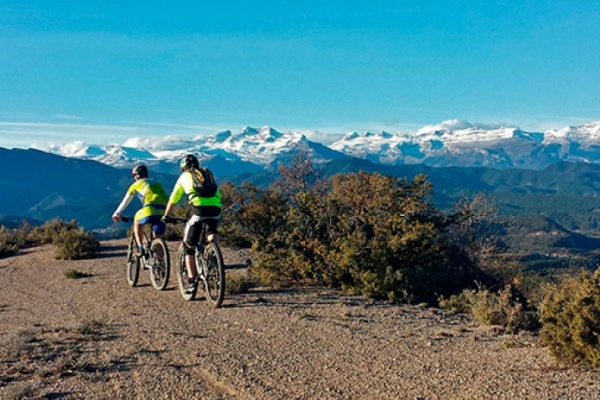 Nuevo mapa Alpina de la comarca del Sobrarbe con más de 1.000 ...