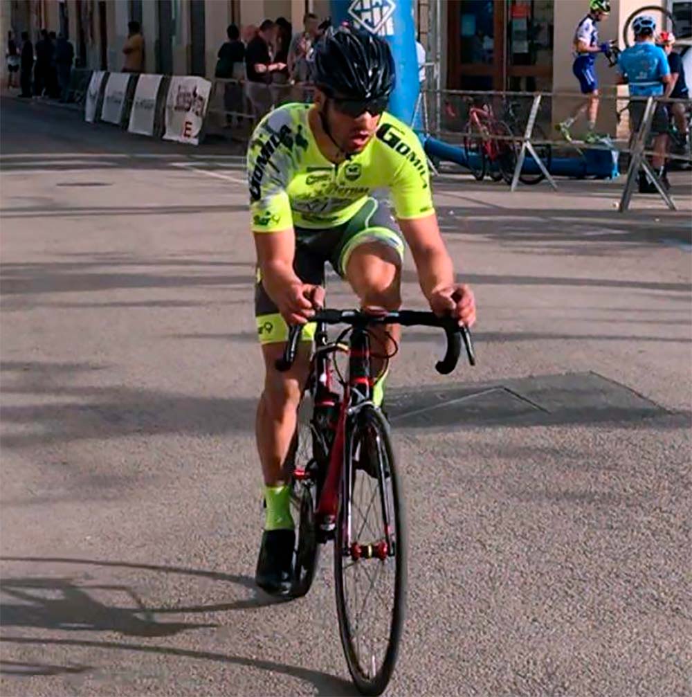 Fallece un ciclista tras chocar con una cabra y caer por un precipicio ... Fallece un ciclista tras chocar con una cabra y caer por un precipicio ...